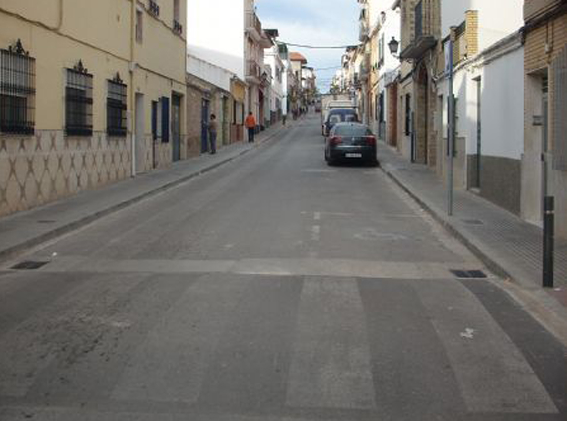 Los resaltos de la calle Cortes Españolas no se tocarán por el momento ...